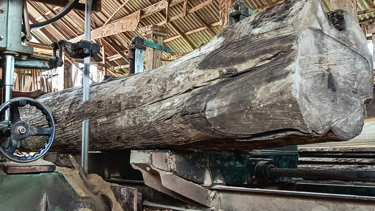 The charm of black teak wood with beautiful and rare grain - YouTube