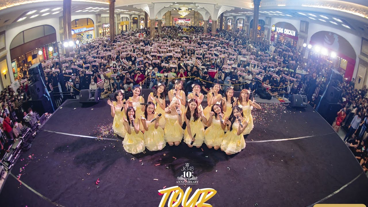 Mini Live Performance JKT48 10th Anniversary Tour Jogja Part 4 - YouTube