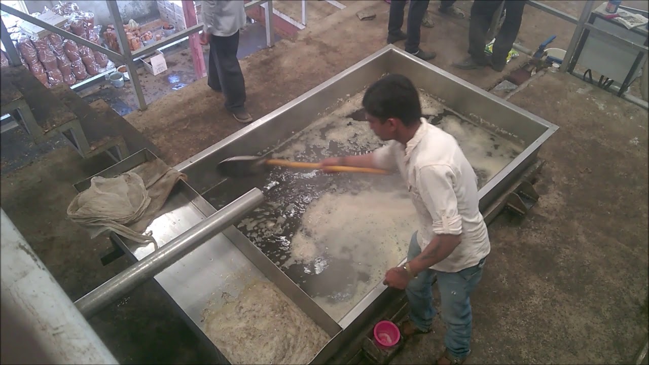 JAGGERY PRODUCTION गूड कैसे बनता है ? - YouTube