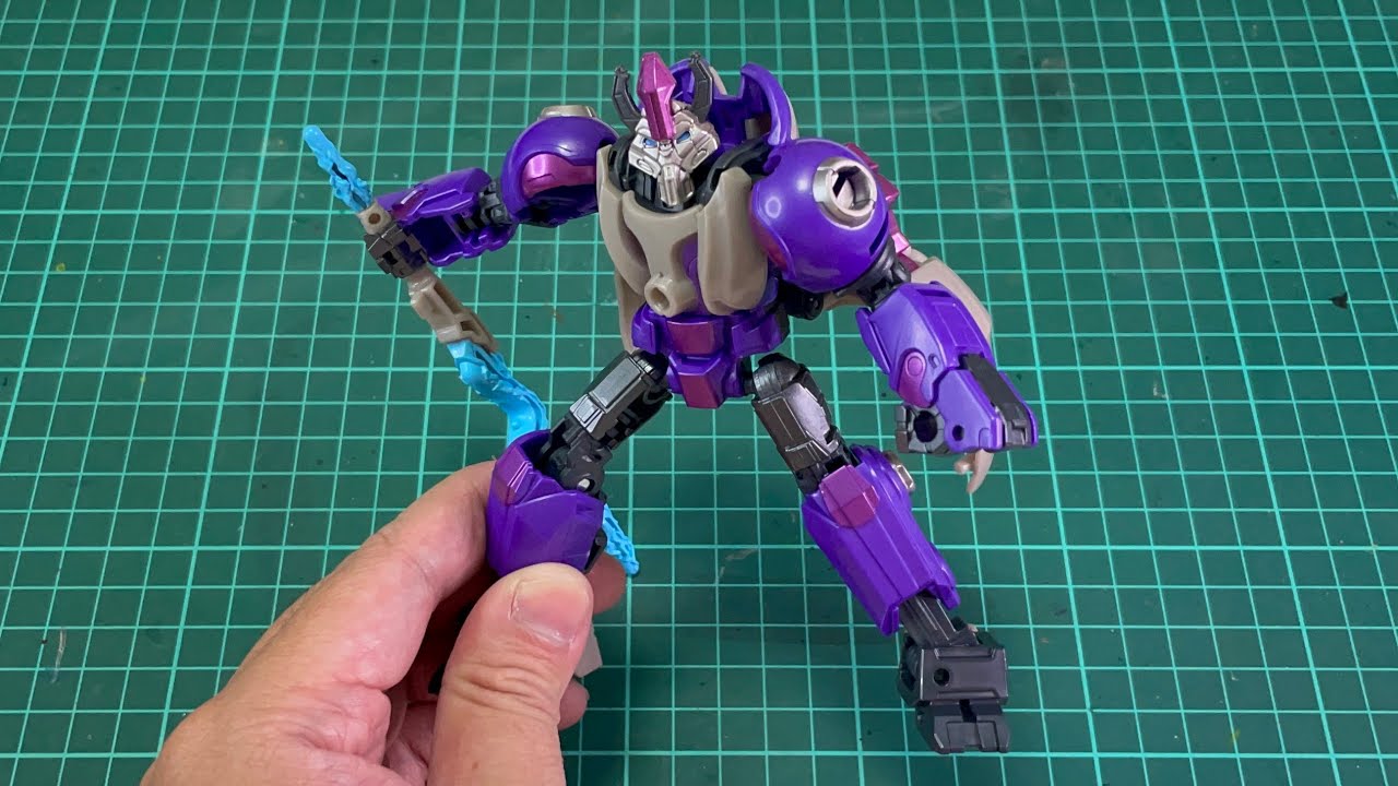 Transformers One Prime Changer Alpha Trion (Robot mode to Cybertronian Lion mode) - YouTube
