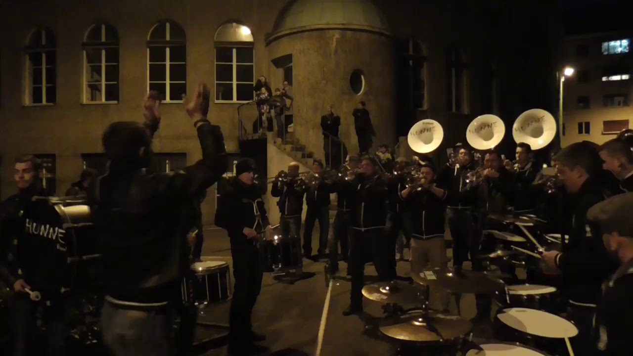 Guggemuusig Hunne Basel @ Kei Fasnacht Platzkonzert (04.03.2020) - YouTube