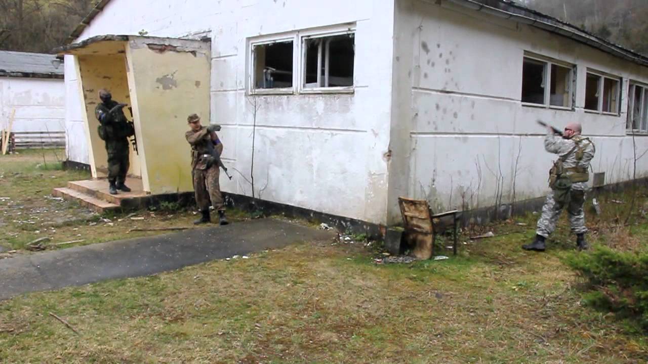 OP Phoenix - Piratenstadt 21.4.12 - AIRSOFT GAME - YouTube