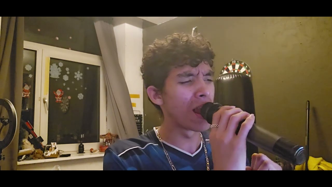 ik zing een karaoke nummer van Ricky van shelton Life turned that way ...