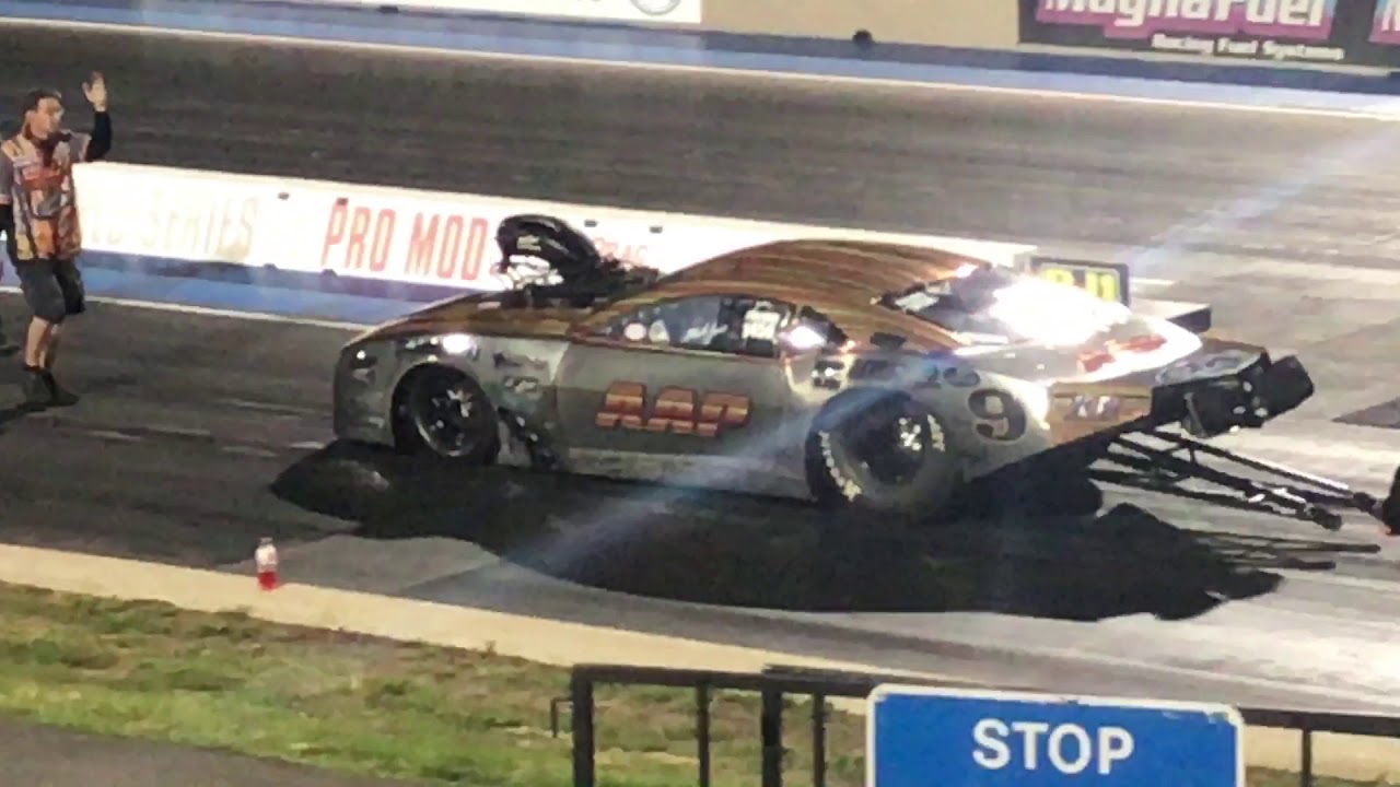 Mike Janis Blown Camaro at World Series of Pro Mod - YouTube