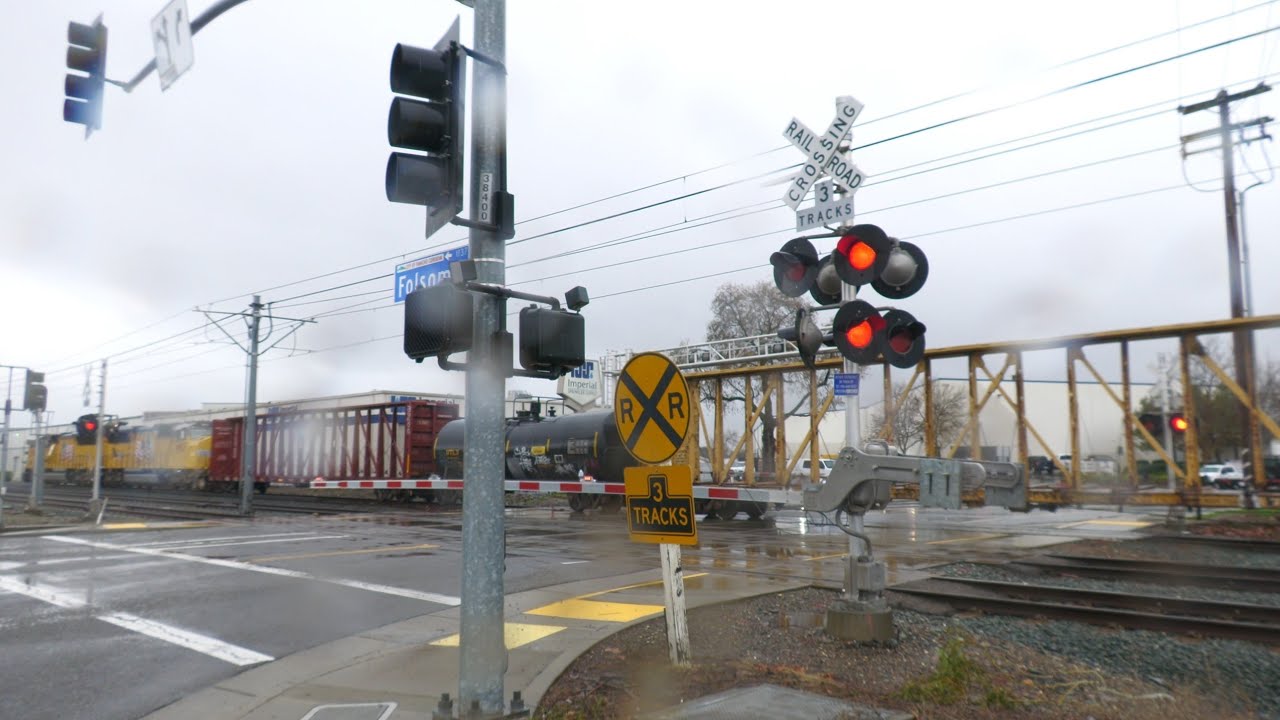 UP 9919 Rocklin Rocket Local - Mercantile Dr. Railroad Crossing - Gate ...