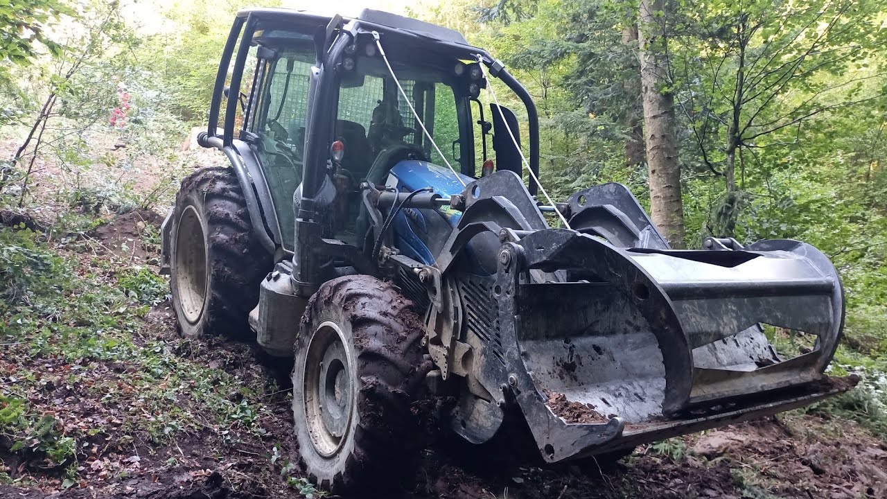 Valtra Forest Tractor Pulling Logs - YouTube
