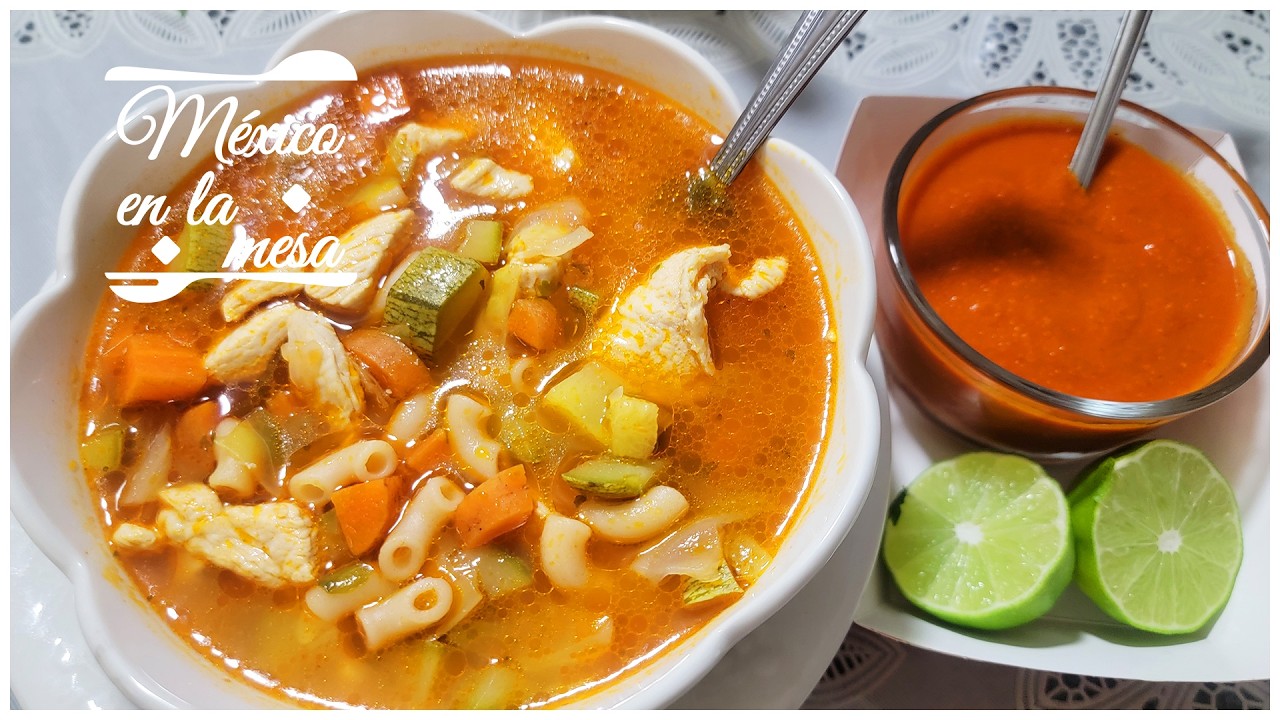 Delicioso Caldo de Pollo con Sopa de Coditos | Receta Fácil y Rápida ...