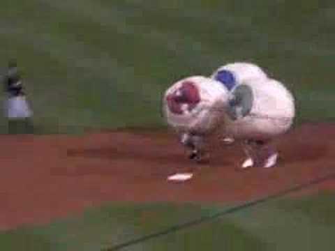 Eyeball Race at the BlueClaws! - YouTube