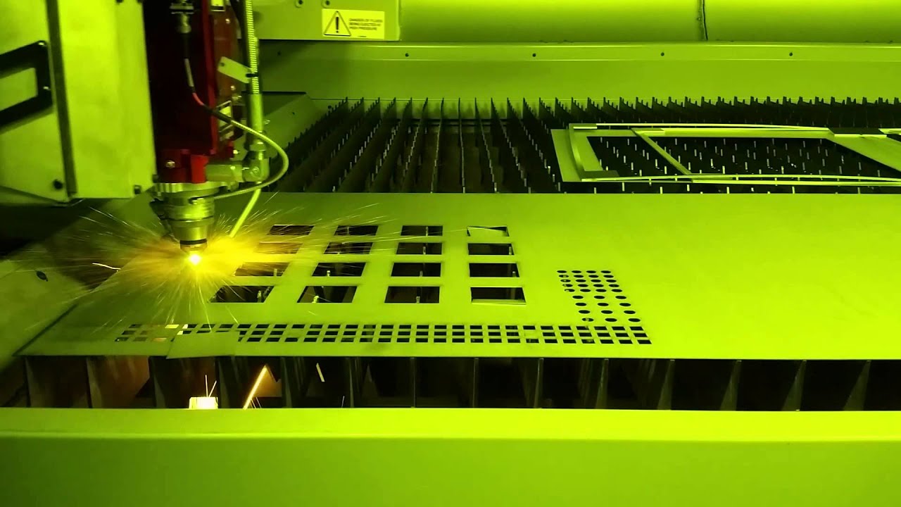 Salvagnini L3 Fiber Laser - Stitch Cutting - YouTube