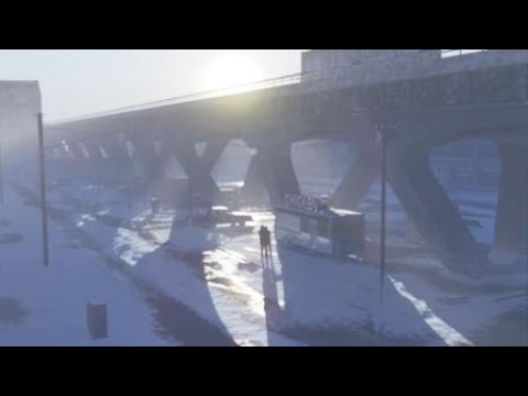 Detroit: Become Human™ Hank & Connor hugging - YouTube