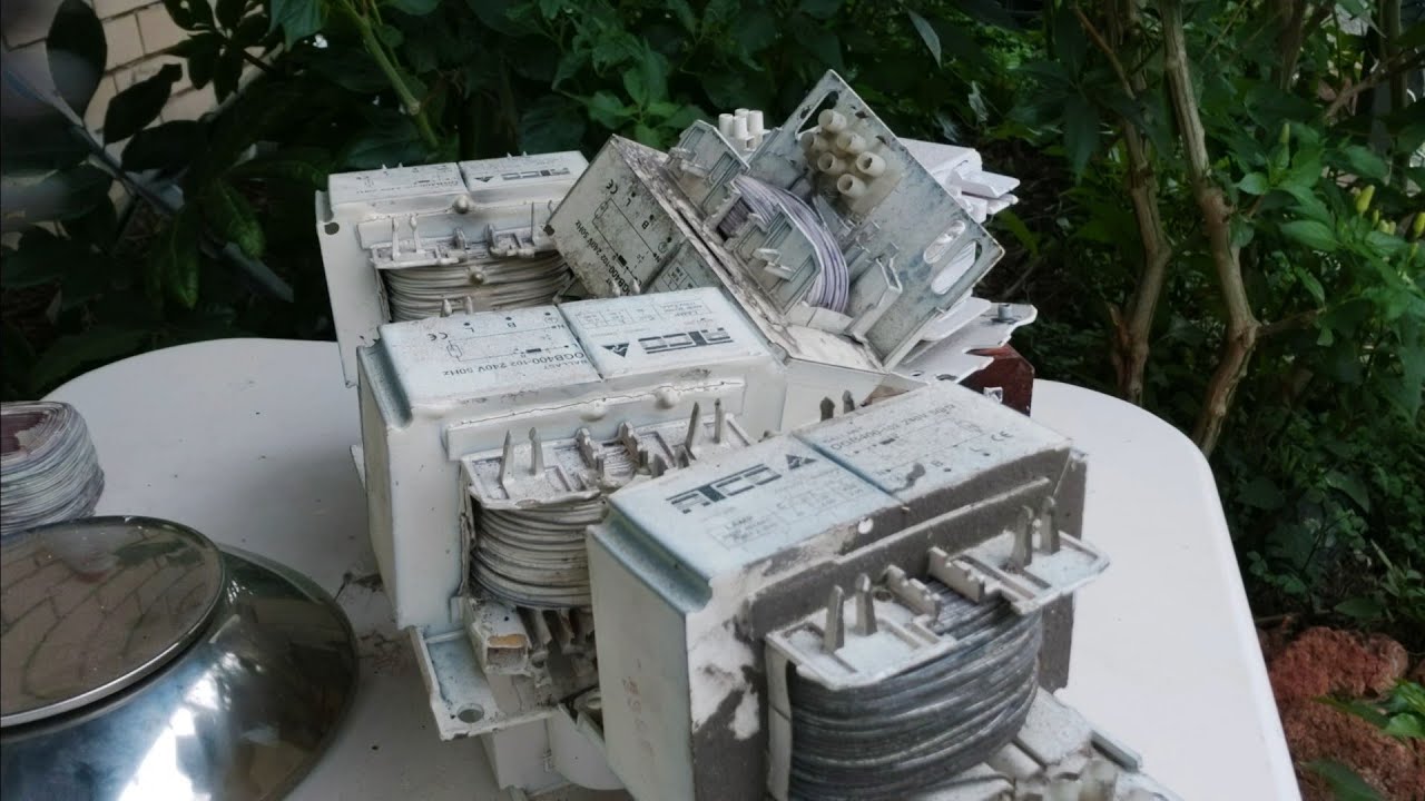 Scrapping 11 Light Ballasts For Copper. What Did It Weigh? - YouTube