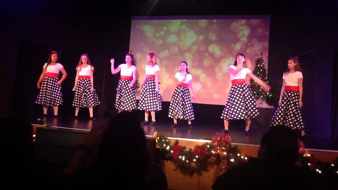 GLEE Christmas: Applause - Run, run, Rudolph - YouTube