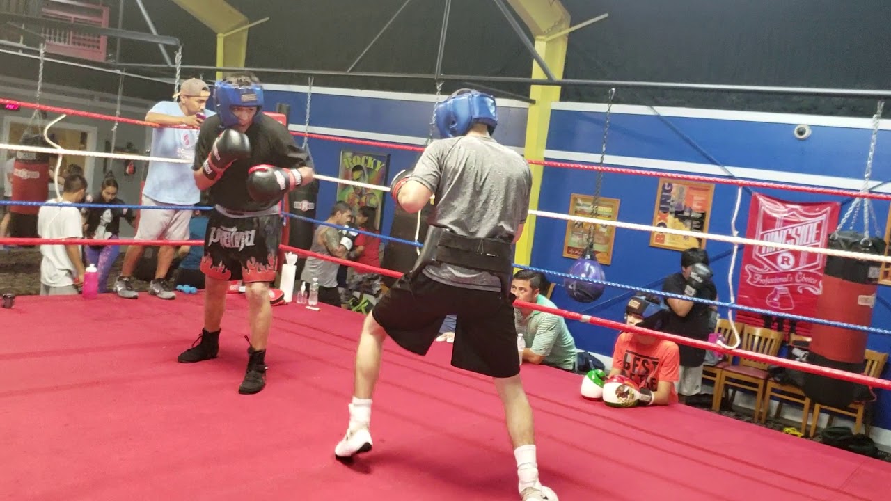 Drew vs Jonathan 2018 Rocky's Boxing Gym - YouTube