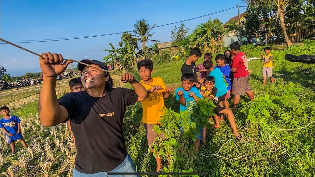 Pak Gendon Tiba-tiba Pamer Layangan Naga, Lo Lo Lo Surprize Train Naga Bonar dari Pak Gendon ...