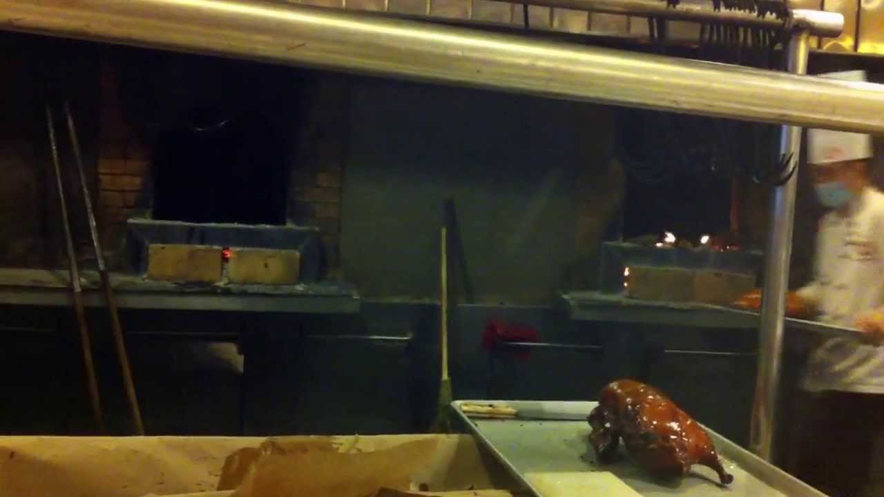 Da Dong Roast Duck Restaurant in Beijing - YouTube