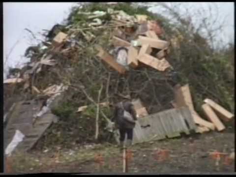 Cliffe Bonfire daytime 1986 - YouTube