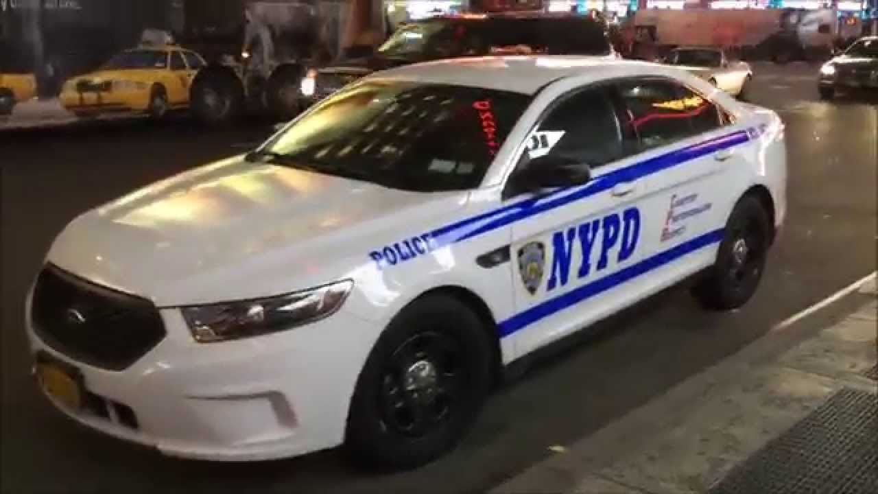 BRAND NEW NYPD SLICK TOP POLICE INTERCEPTOR RESPONDING ON W. 42ND ST ...