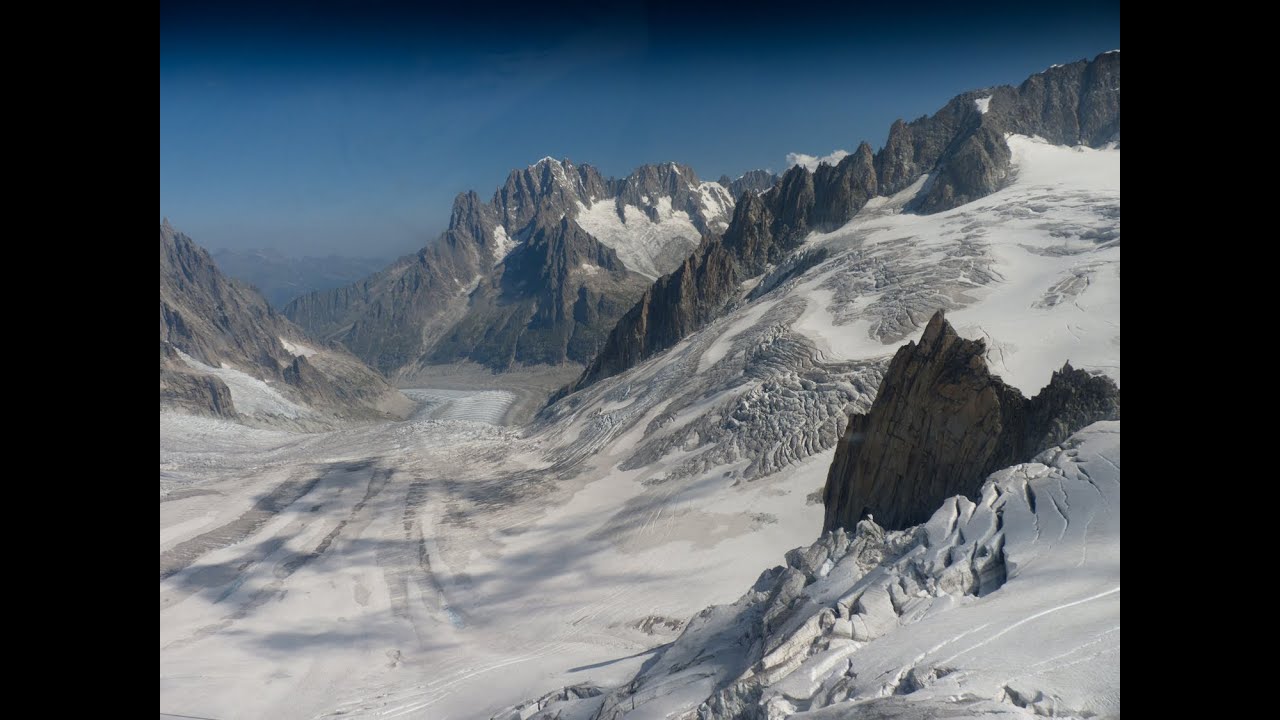 Traverse of the Vallée Blanche between France and Italy - YouTube