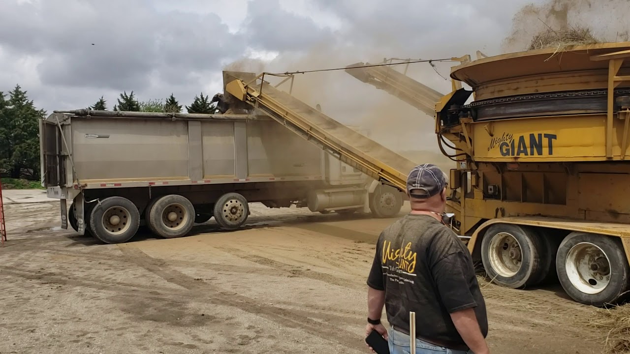 Mighty Giant Tub Grinder - YouTube
