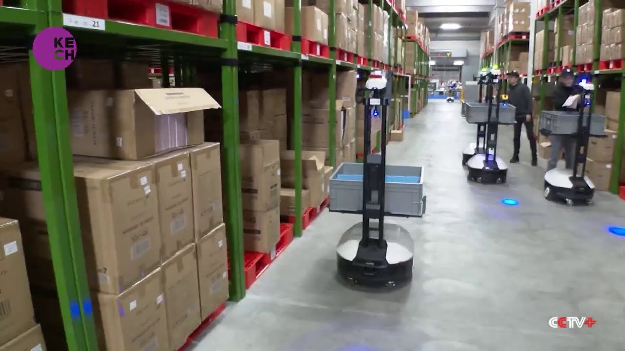 China-made warehouse robots ease labor shortage for Japan's logistics ...