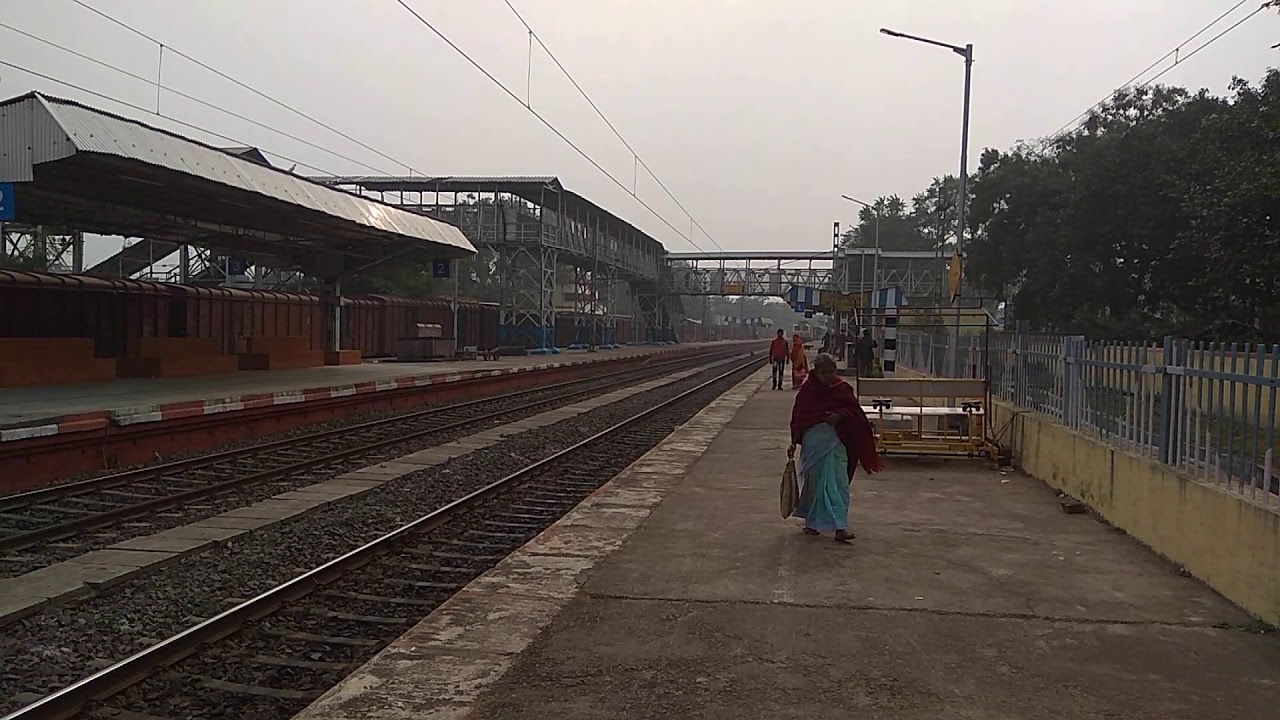 Howrah-Suri Express passes with full speed 110kph - YouTube