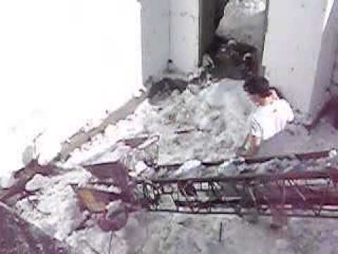 Snow Removal using a conveyor. - YouTube