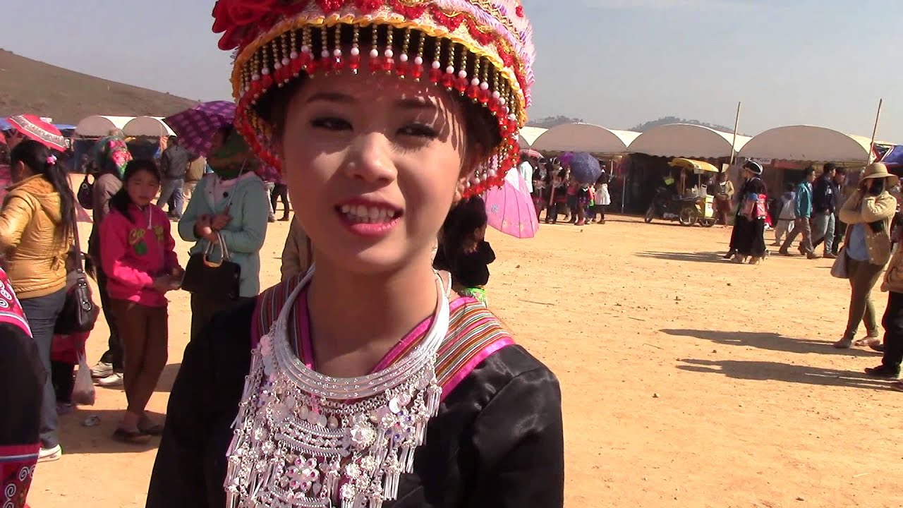Pretty Hmong Lady New Year in Laos 2014 - YouTube