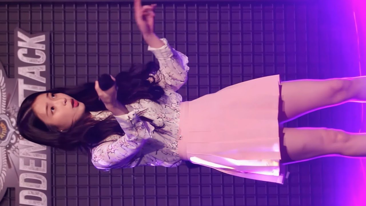 160301 아이유 직캠 Friday IU Fancam - YouTube