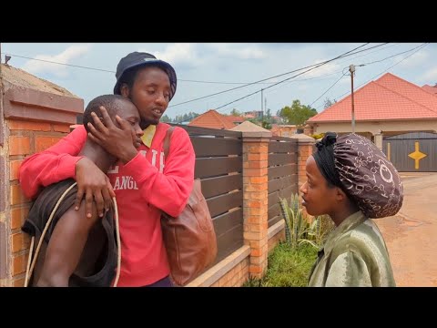 MUCUNYI YATEYE INDA MANZERE🤣