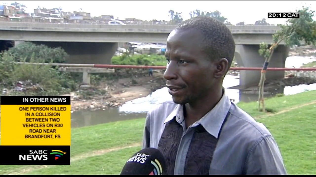 Vincent Cosa rescues 11 year old Mpilo Ngubane over Jukskei River - YouTube