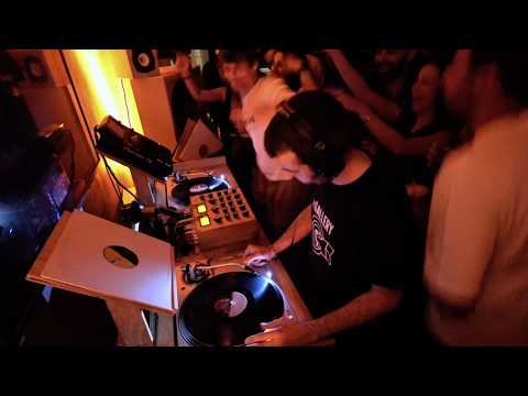 deep house in a paris bar - flabaire & good call at wax bar