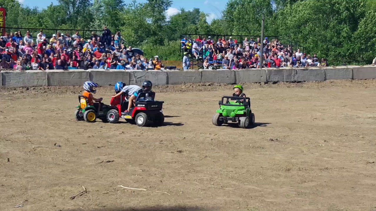 2017 Riverside IOWA Trek Fest Power Wheel Demo Derby - YouTube