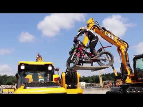 JCB Experience Tour Nantes 2018 et 220X - YouTube