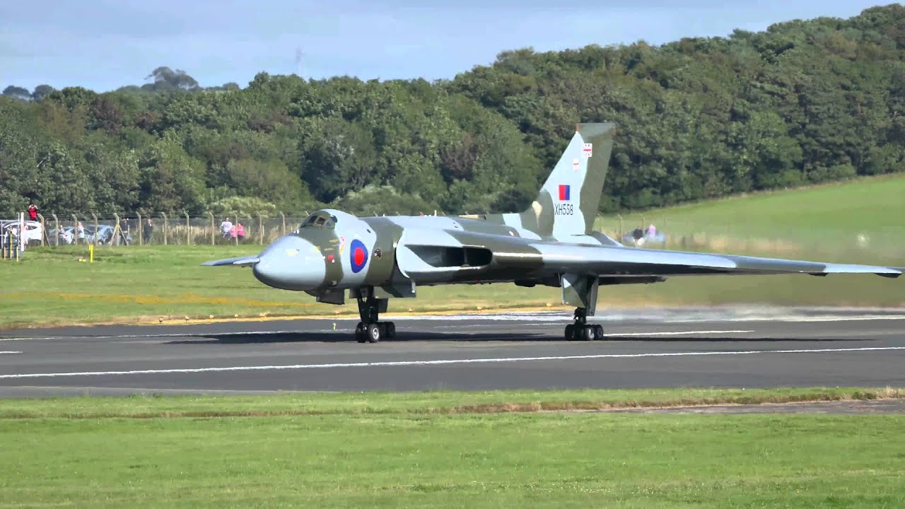 The Vulcan departs Scotland forever - YouTube