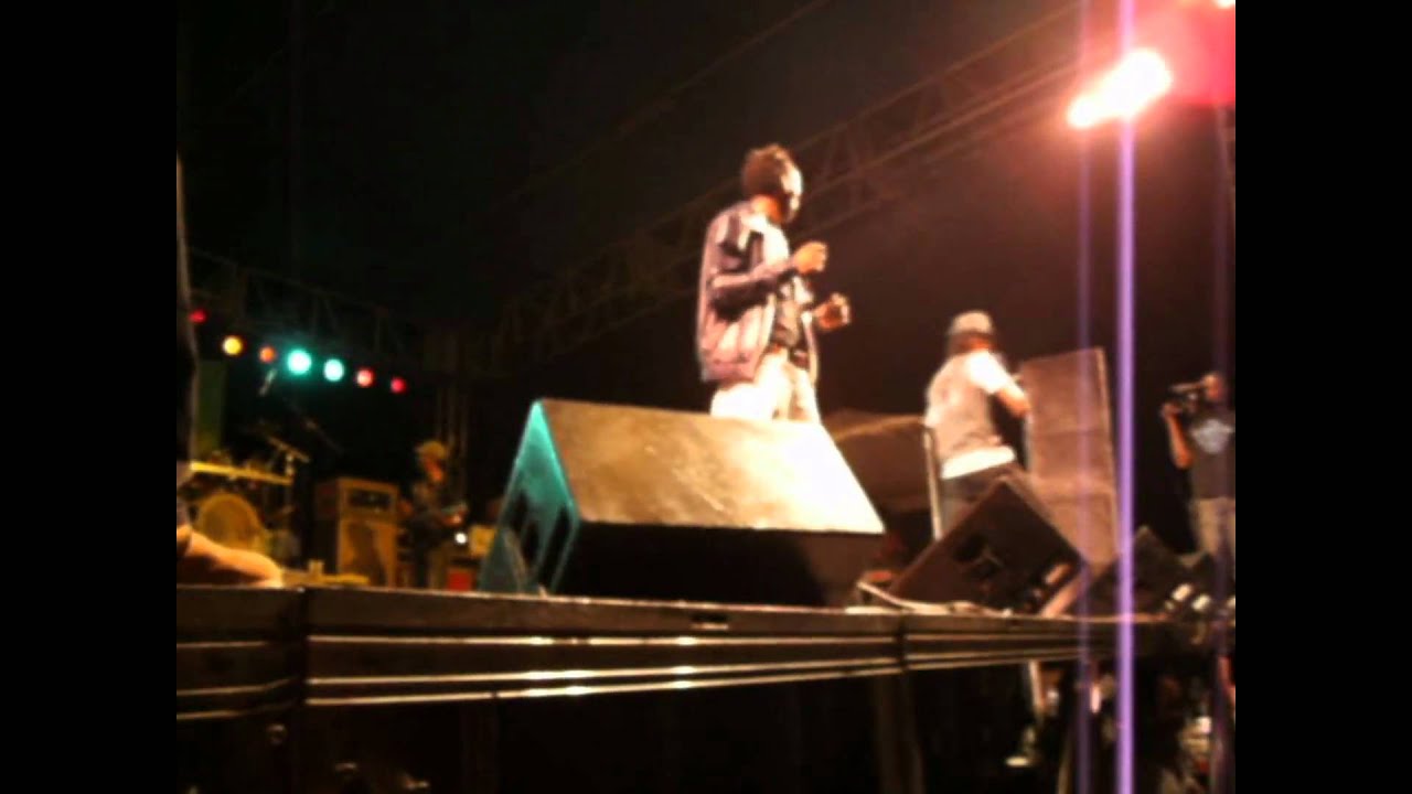 cutty corn call up galawasp on stage at west kingston jamboree 2009 ...