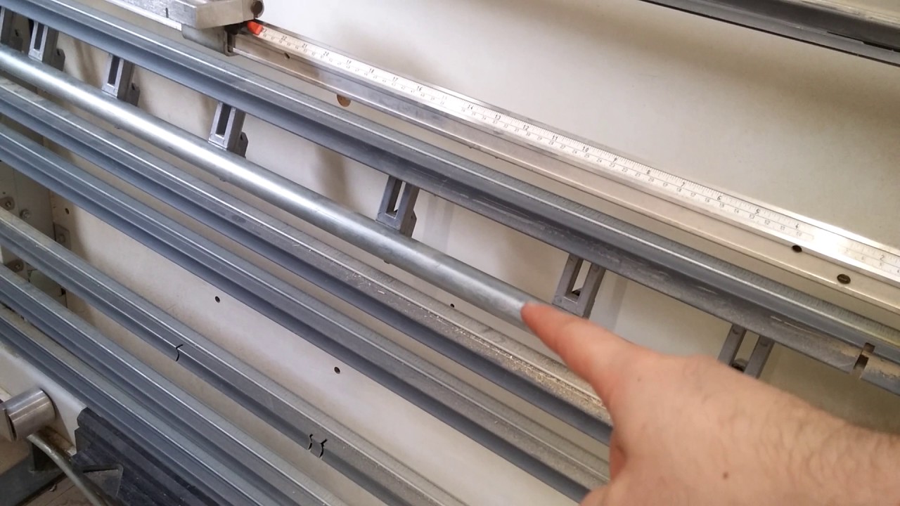 Operating the Maneuverable Staves on a Vertical Panel Saw - YouTube