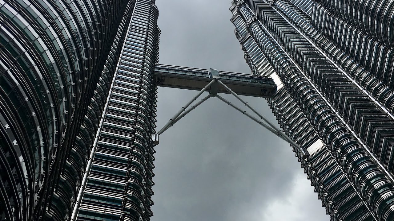 Petronas Twin Towers Bridge - YouTube