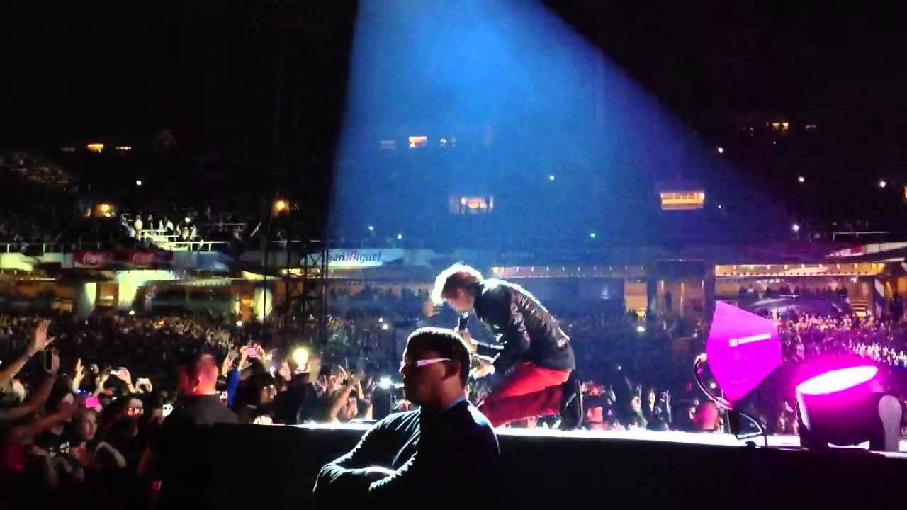 Follow Me - Muse, Barcelona June 2013 - YouTube