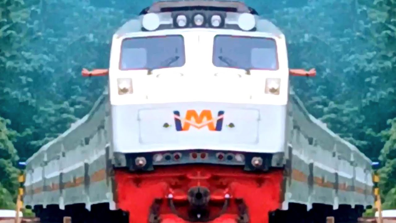 Lihat Kereta Keluarkan Asap Tipis dan Amati Liukan Tajam nya - YouTube