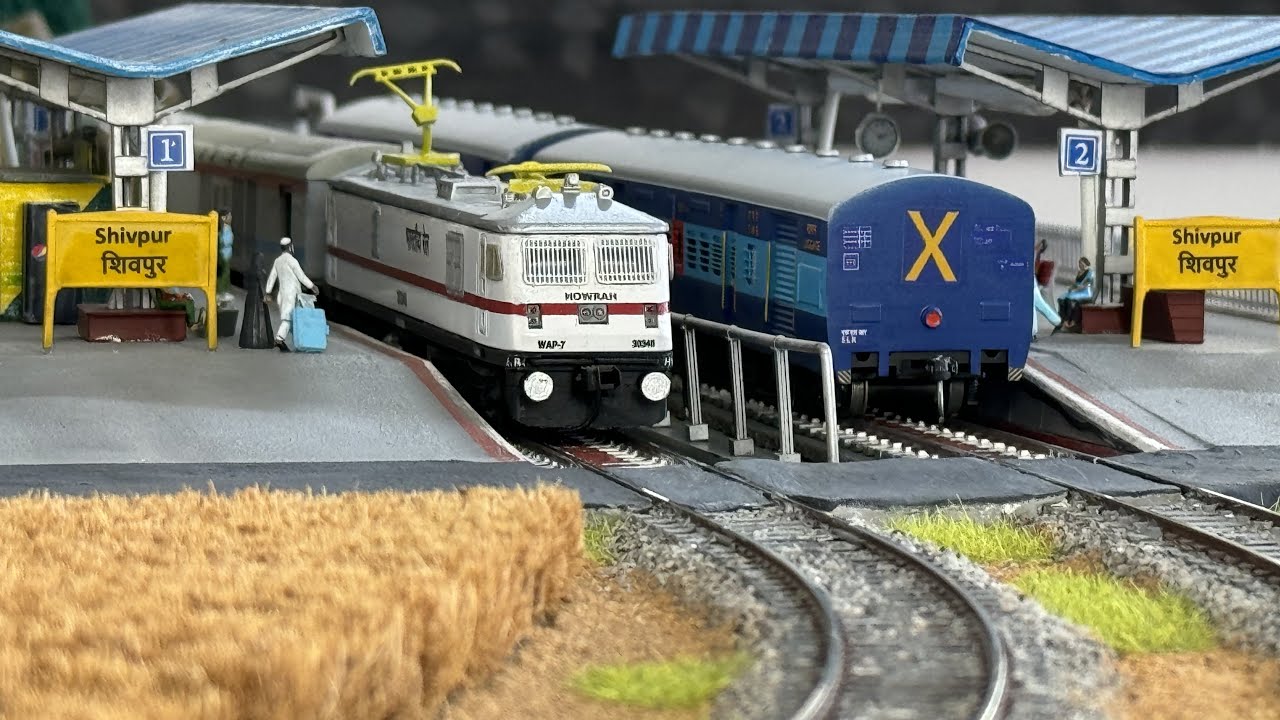 A Fine HO Scale Humsafar Train on an Indian Layout - YouTube