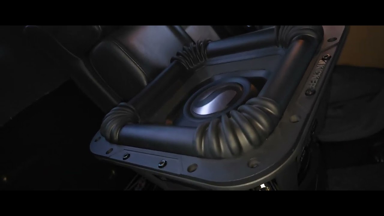 Kicker Solo X 12" free air - YouTube