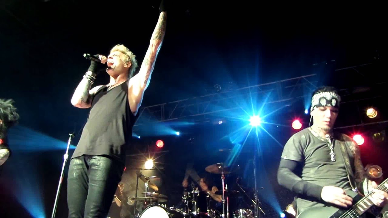 Stars-Sixx AM-Modern Vintage Tour-Starland Ballroom-04/24/2015 - YouTube