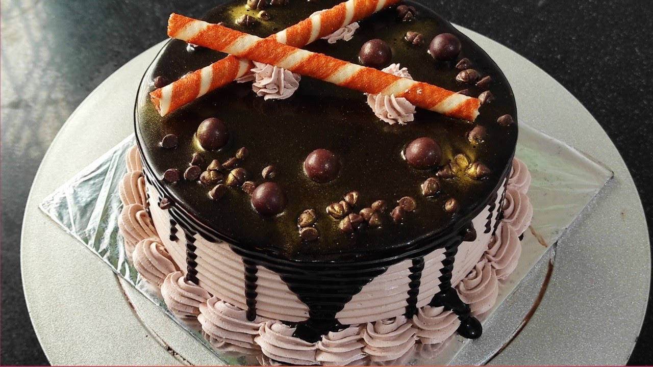 Chocolate Cake / Chocolate Dutch Cream Cake... 😋😋 - YouTube