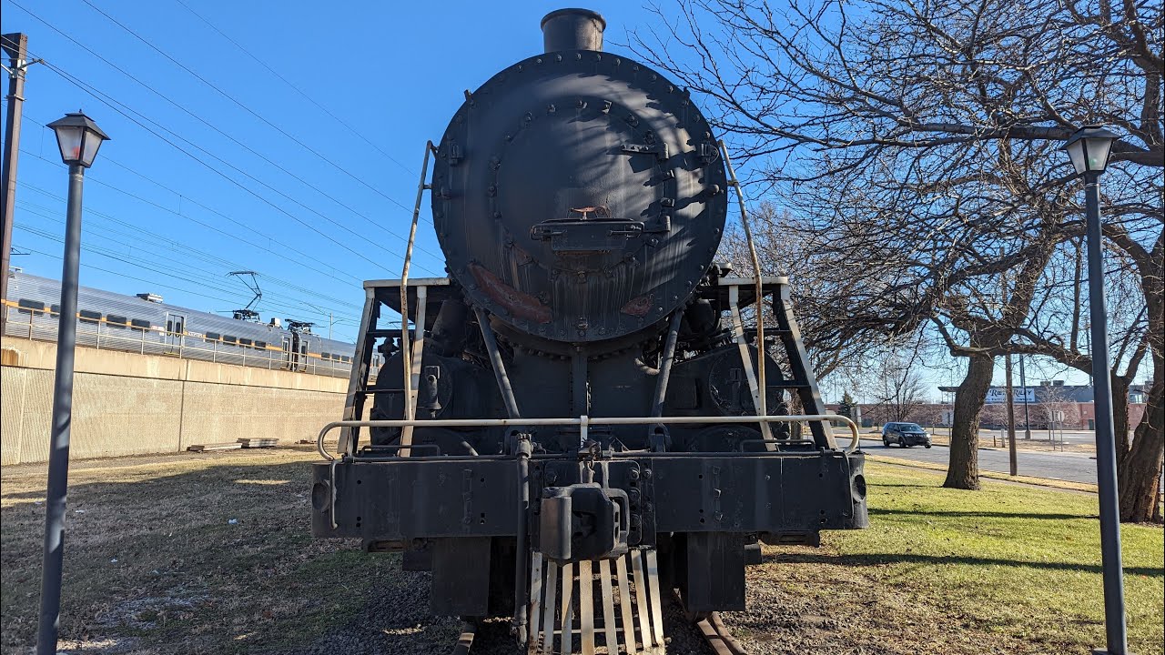 Trains at the Iron Triangle in Fostoria, Ohio - YouTube