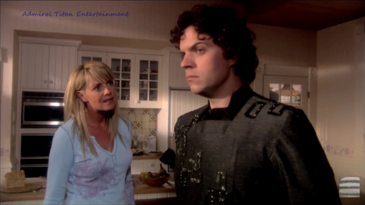 Stargate SG1 - Replicator On Thor's Ship (Season 8 Ep. 2) - YouTube