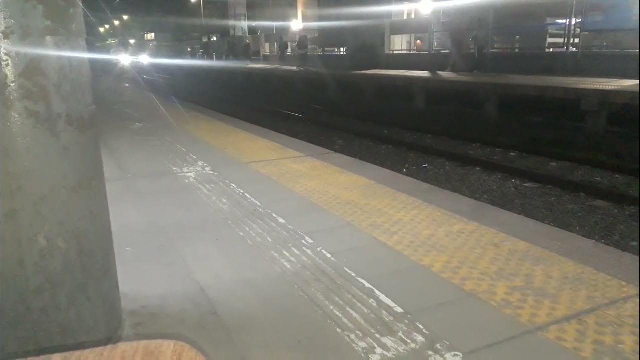 un csr zhuzhou en la estación de Adrogué - YouTube