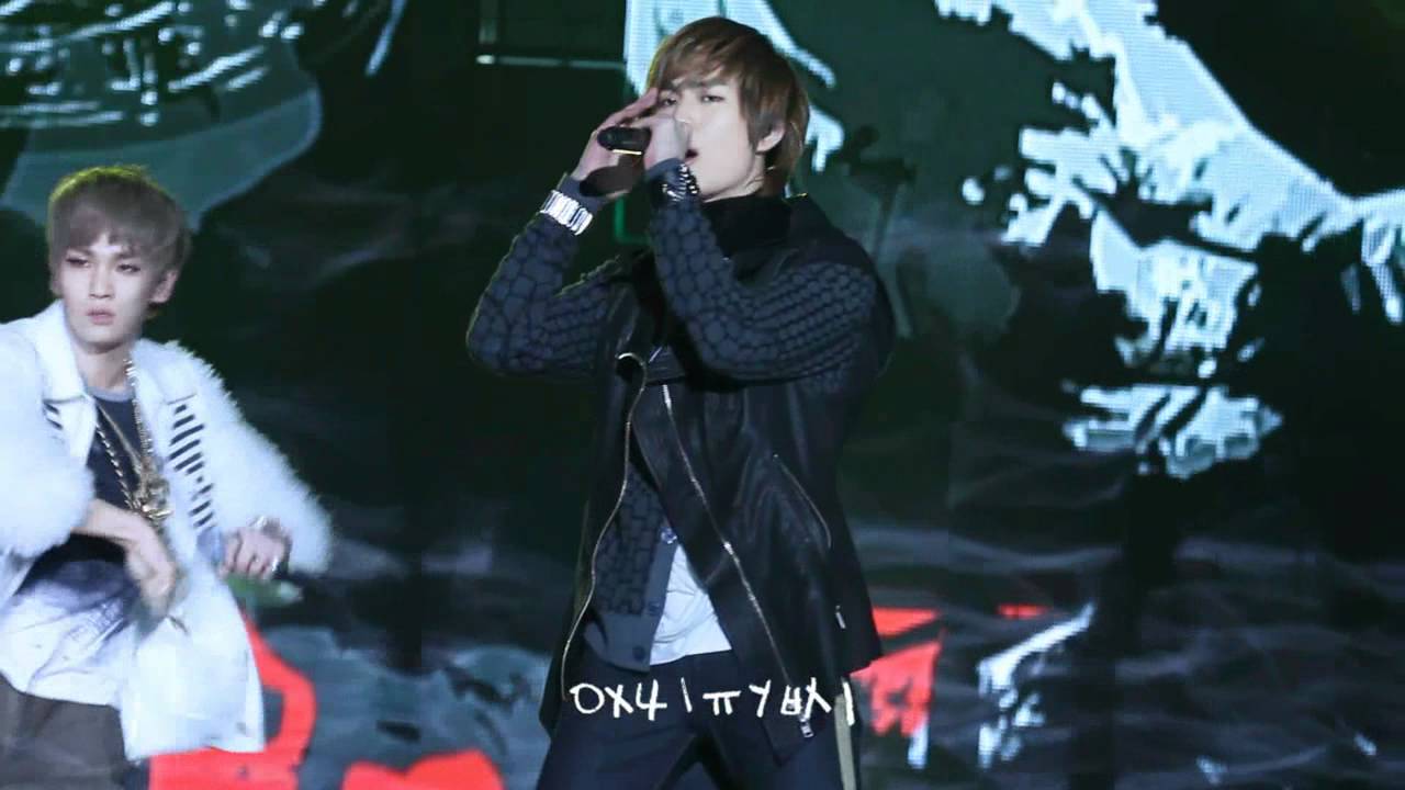 [HD/FANCAM] 111231 SHINee Onew- Lucifer (rock vers.) + "SHINee is back ...