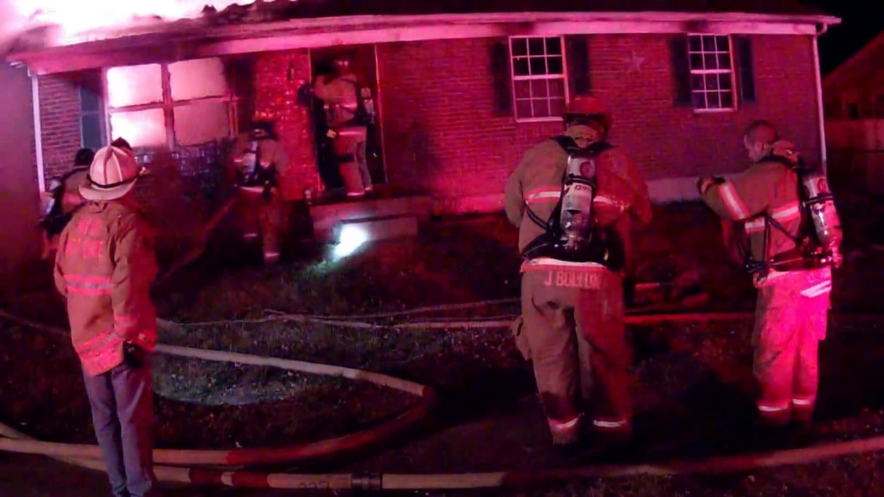 NFD Truck 1 DOING WORK - YouTube