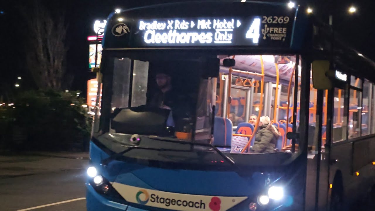 Buses,waves,tones,flashes and thumbs up in Grimsby 13/12/24. - YouTube