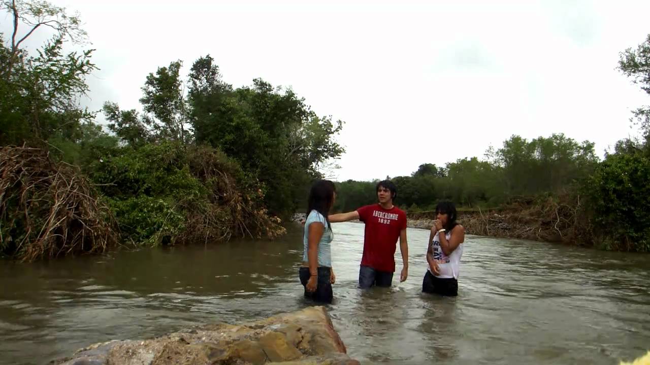 En el rio - YouTube